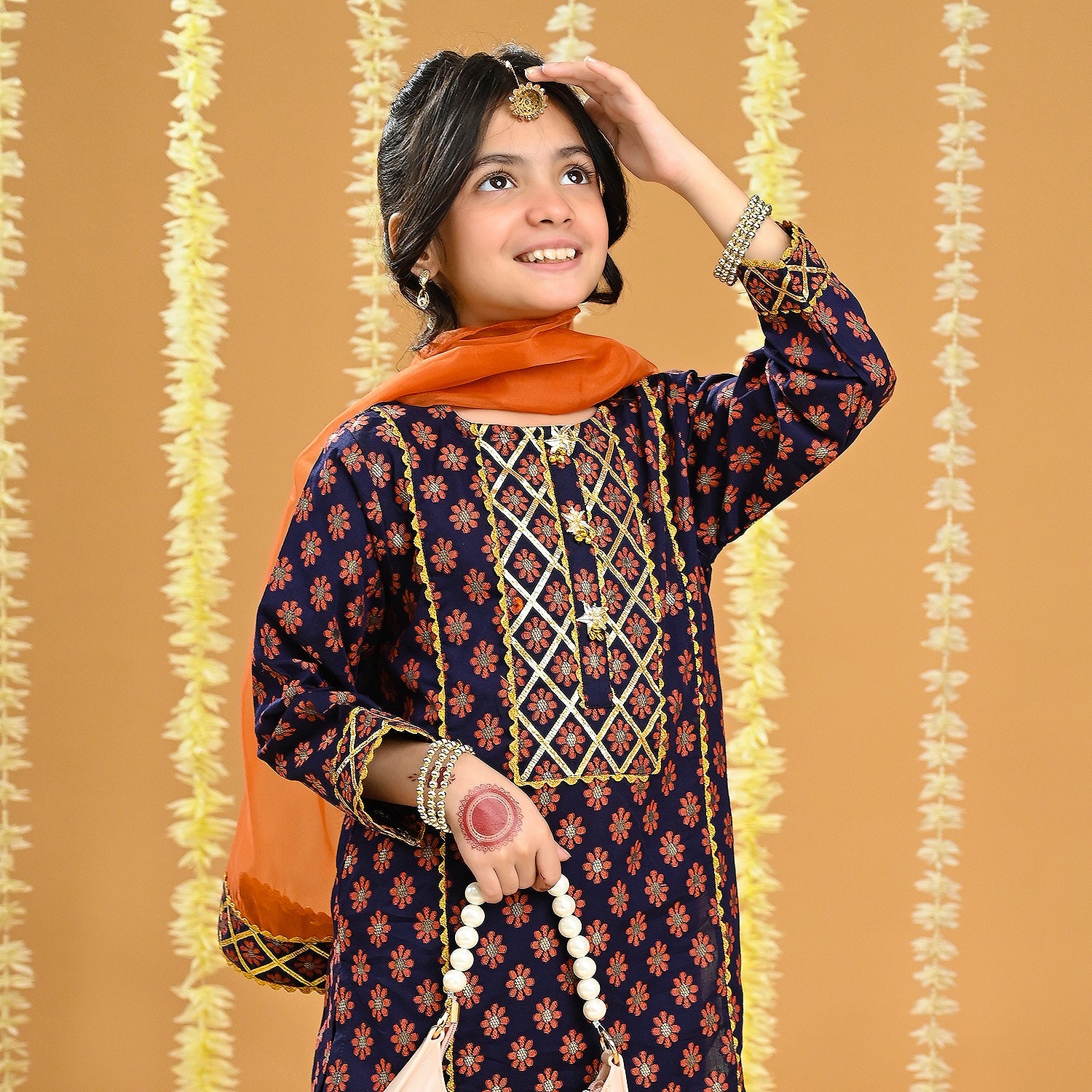 Girls’ Hair Bands and Ornaments – Shop at Bachaa party – Bachaa Party